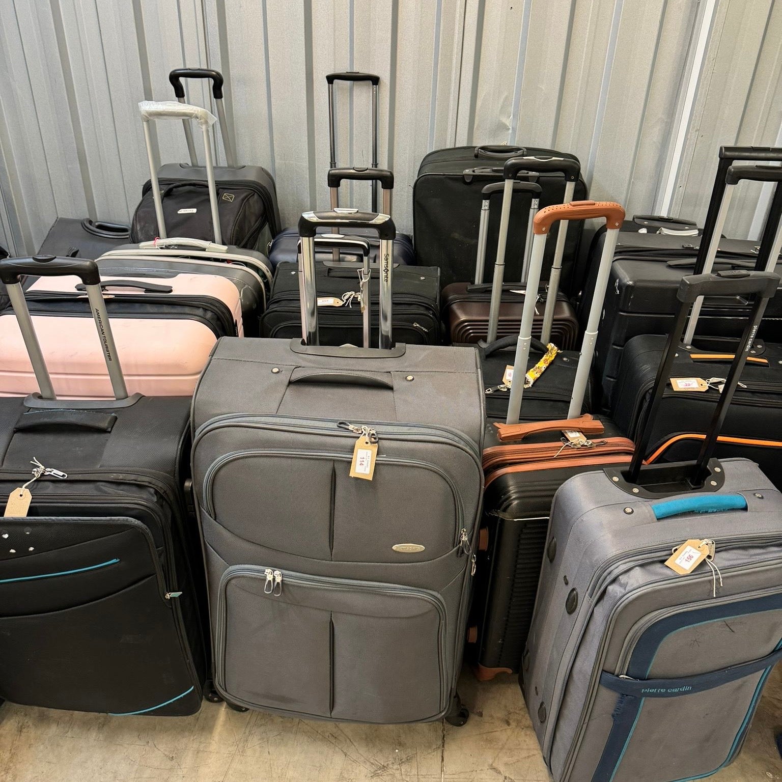 Lost and Unclaimed Airport Luggage Cases - Undelivrd – EcoStock Solutions